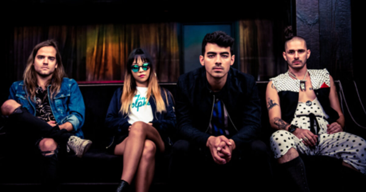 Q&A: Joe Jonas On Gay Clubbin' With Nick, Flattering Advances & How a ...