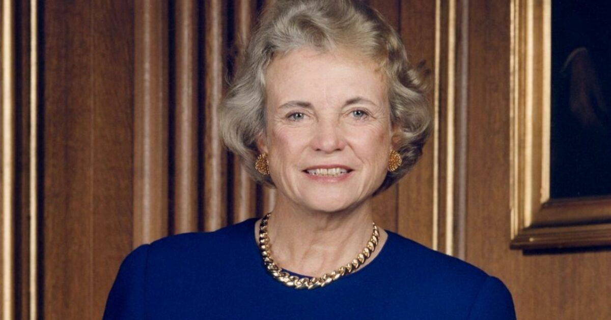 How the Late Sandra Day O’Connor, America’s First Female Supreme Court ...